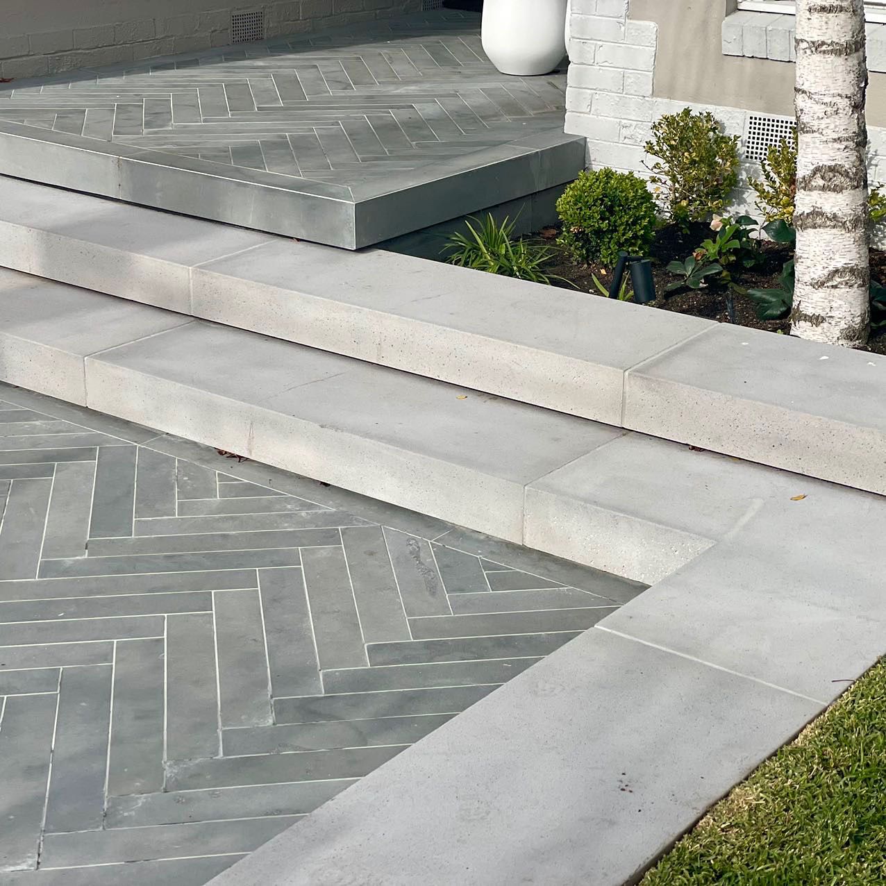 Photo/Bluestone: Herringbone | SAI Stone